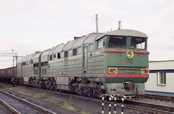 【科普】【扩展】卢甘斯克的绝唱——俄罗斯铁路2TE116U型内燃机车家族 - 知乎