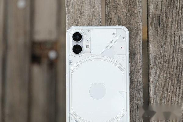 Nothing phone (1)评测：一款需要勇气的理想主义产品 - 知乎