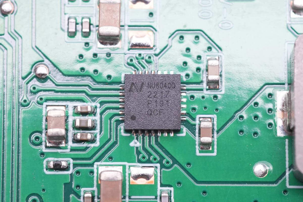 我们把奇瑞一款车上手机无线充电模块拆了，奇瑞车主过来看看用料 - 知乎