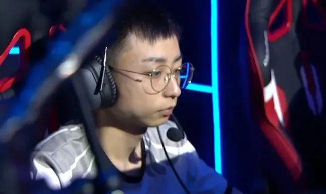 LPL令人泪目的历史！水晶哥：喝十几瓶饮料，打完BO10去医院 - 知乎