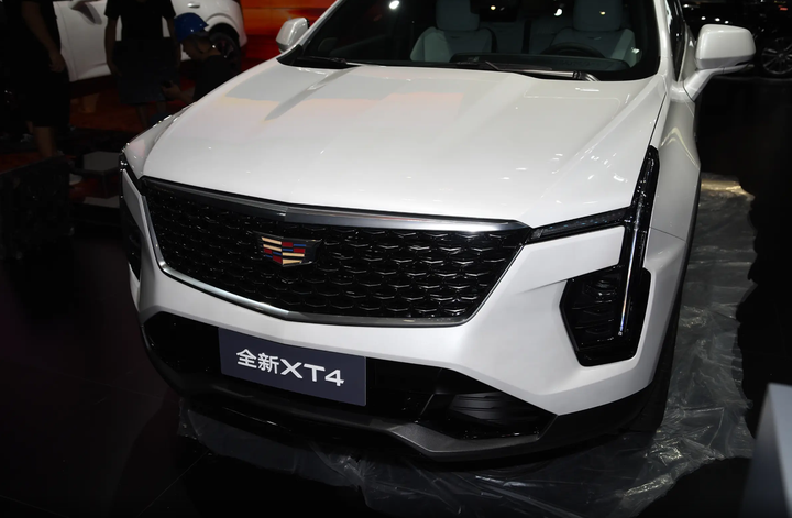 一口价15.99万起，凯迪拉克XT4直接搅局，可惜入门用的1.5T - 知乎