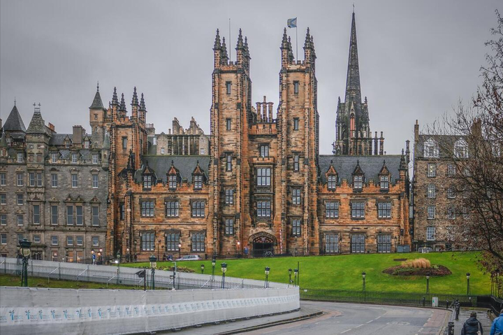 注意！爱丁堡大学更新25fall院校list，新增18所院校名单！ - 知乎
