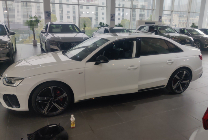 官方二手瑕疵车听过吗？这辆奥迪A4L才开3千公里就亏10万出手 - 知乎