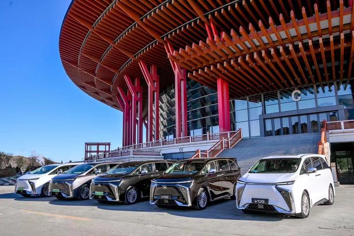 配置齐全续航无忧 试驾800V+ 4C超充加持的合创V09 - 知乎