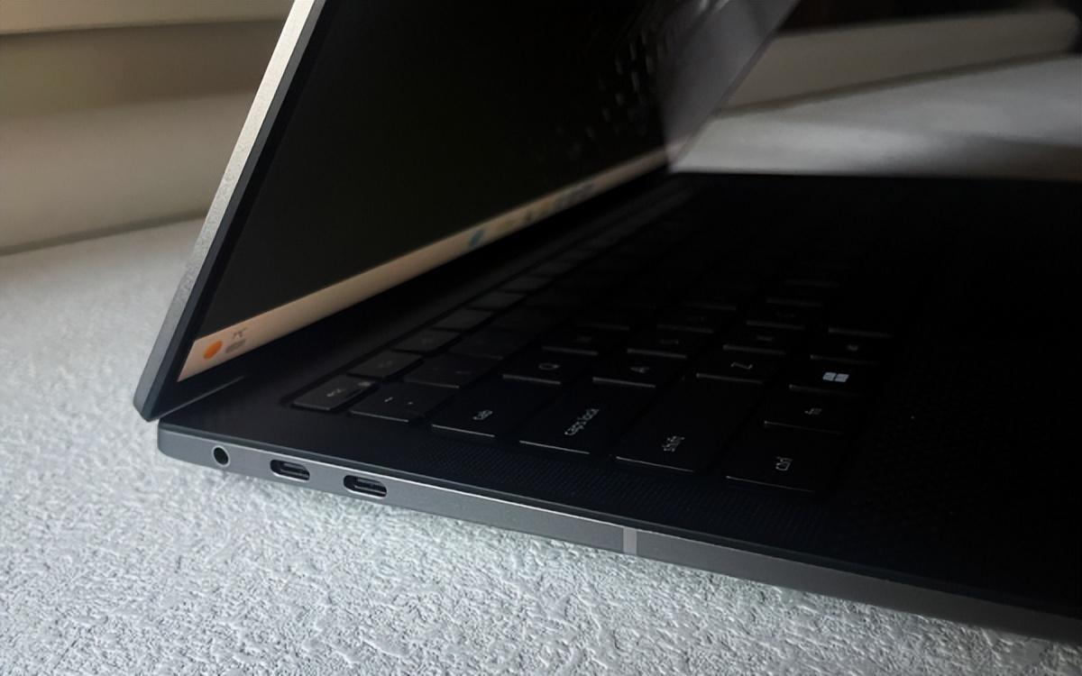 戴尔 Precision 5470 移动工作站评测：轻薄与专业，谁说不可兼得？ - 知乎