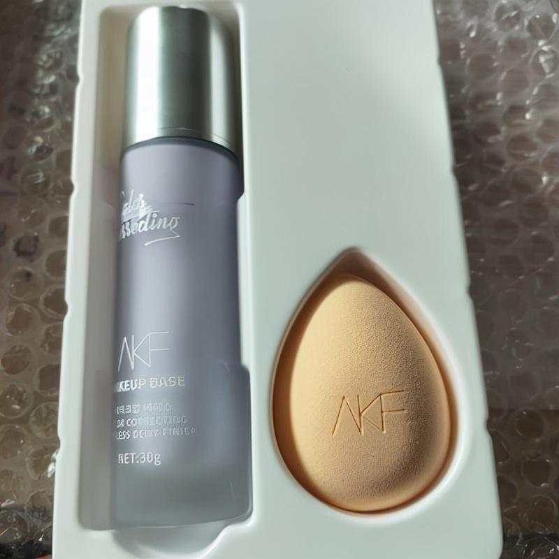 AKF隔离霜怎么样，提亮肤色的效果也蛮好 - 知乎