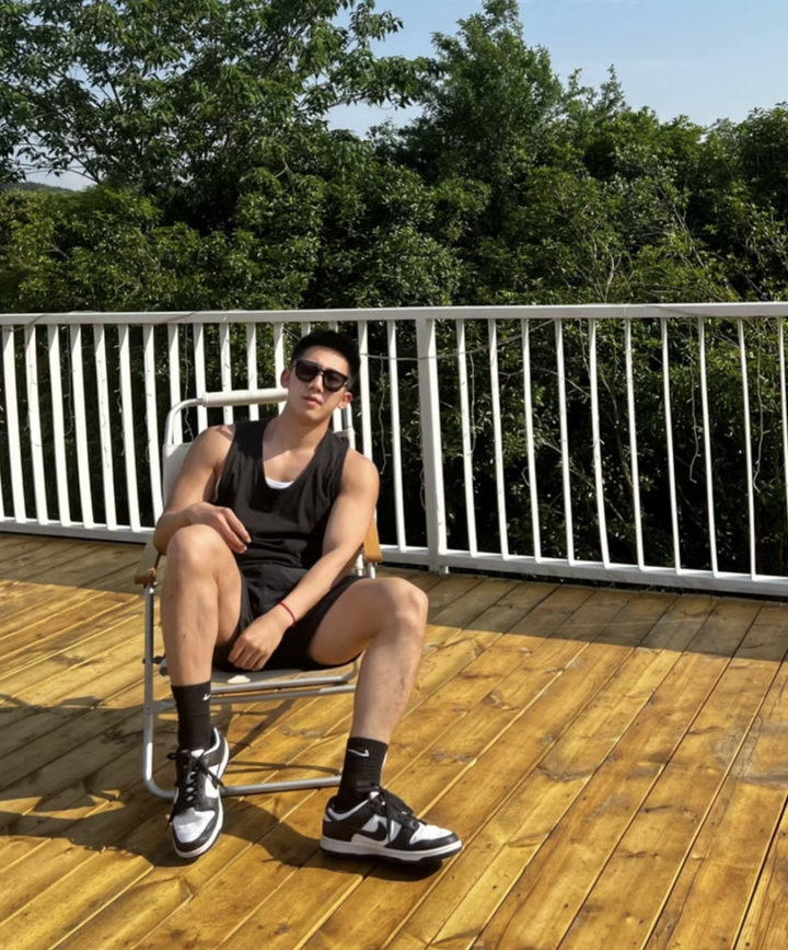 184cm黑皮男模，涂油之后好诱人… - 知乎