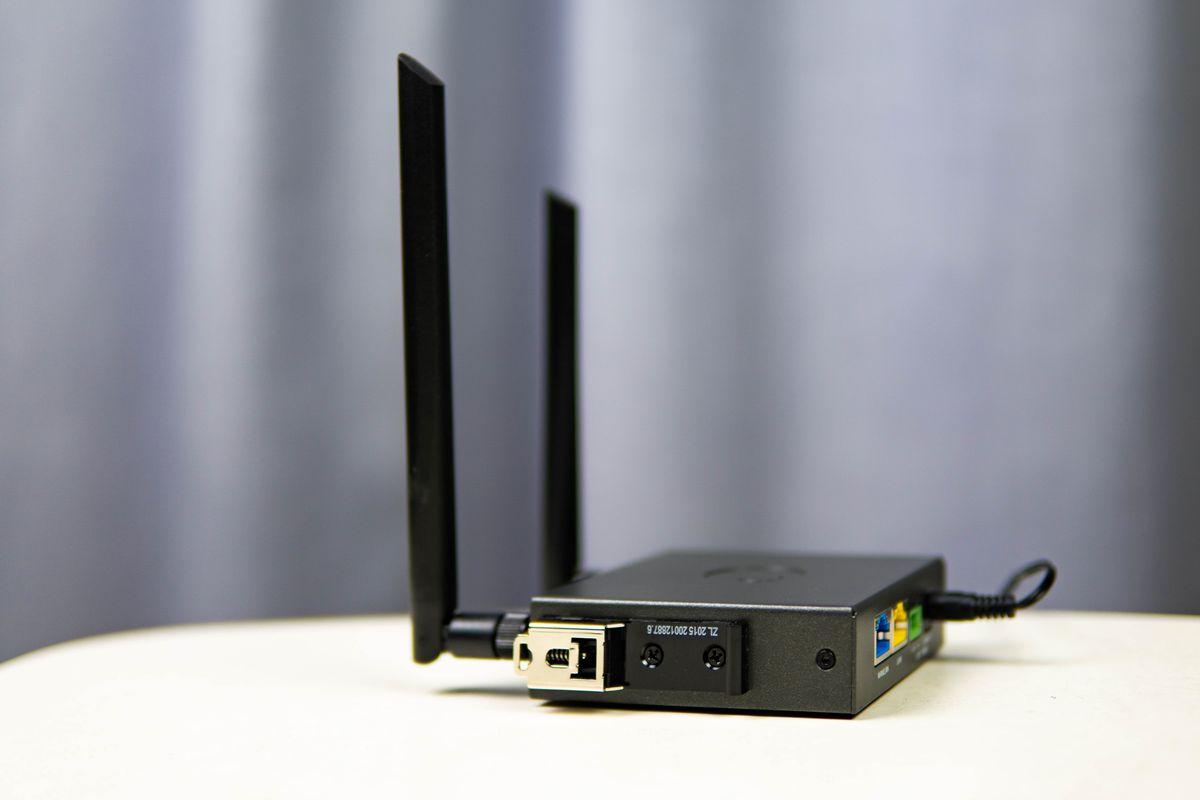 无网线的最佳WiFi方案，蒲公英R300A 4G工业路由器测评 - 知乎