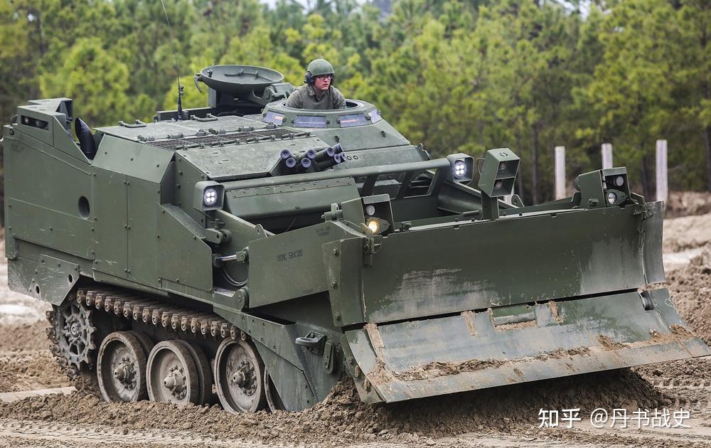 美军工兵连的主力装备之M9装甲推土机 - 知乎