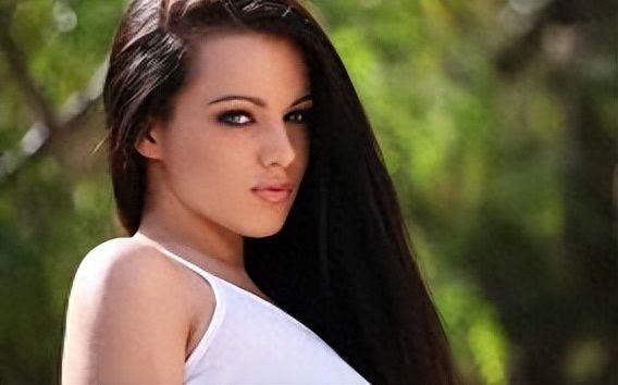 娜塔莎·尼斯 (Natasha Nice)法国和美国双血统的，业界著名女演员 - 知乎