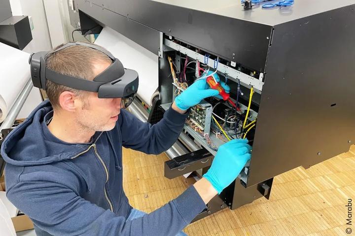 HoloLens打破技术服务时间与距离的局限 - 知乎