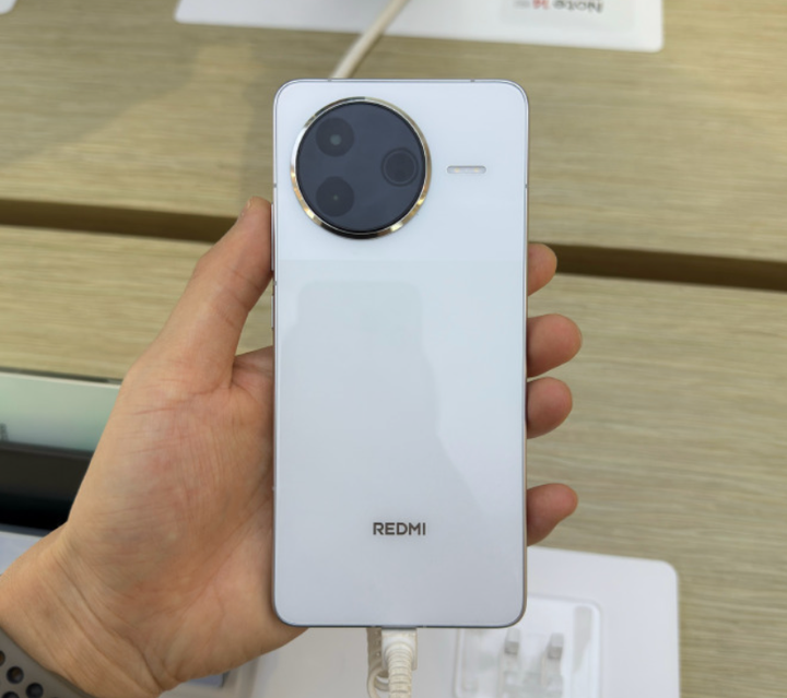 销量破百万的手机，骁龙8Gen3+6550mAh+2K屏+IP68，跌至2263元起 - 知乎