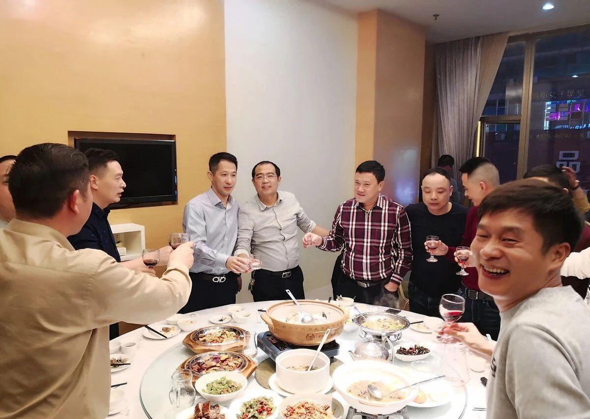 为什么在国企的朋友很少晒饭局？高手都明白3个饭局拍照原则 知乎