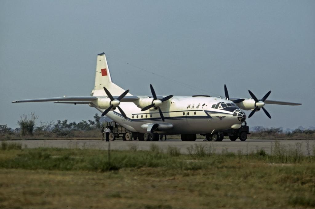 安东诺夫安-12 / Antonov An-12（第二部分：技术描述、技术规格）- 中英俄文维基百科词条融合，由辽观搬运、翻译、整合 - 知乎