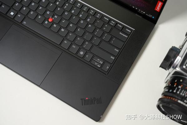 30周年玩点不一样的？改变从颜值暴涨开始 ThinkPad Z16评测 - 知乎