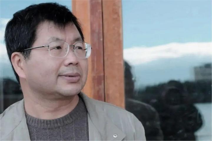 群星在紫光中旋转,借追忆一个 盗火者”的名义眺望星辰 酩刻 知乎
