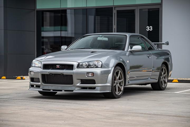 奔驰+劳力士都不换？仅行驶2754英里的2001年日产（R34）GT-R V-Spec II - 知乎