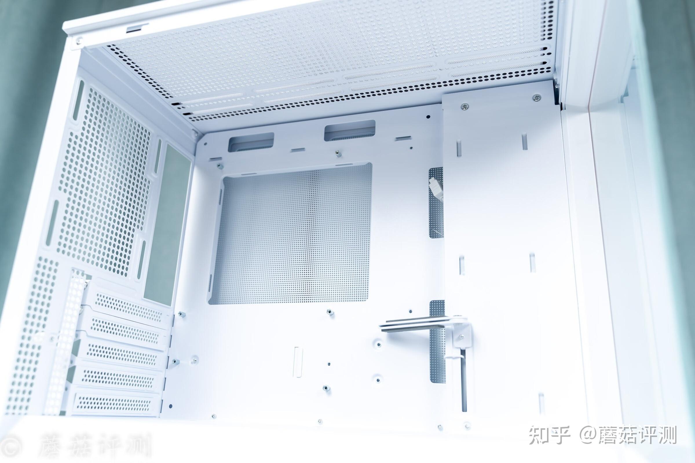 小巧精致，全景展示，效果震撼，爱国者（aigo）星璨小岚270°海景房机箱 评测