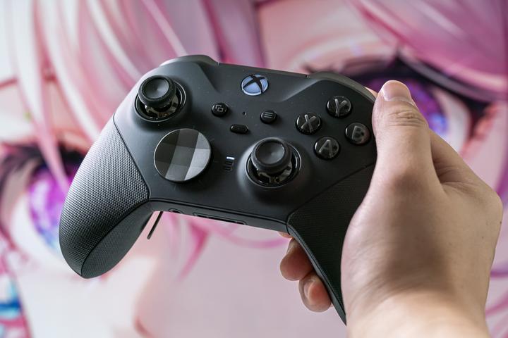 618花700块买的Xbox精英手柄二代 用了之后真香 - 知乎