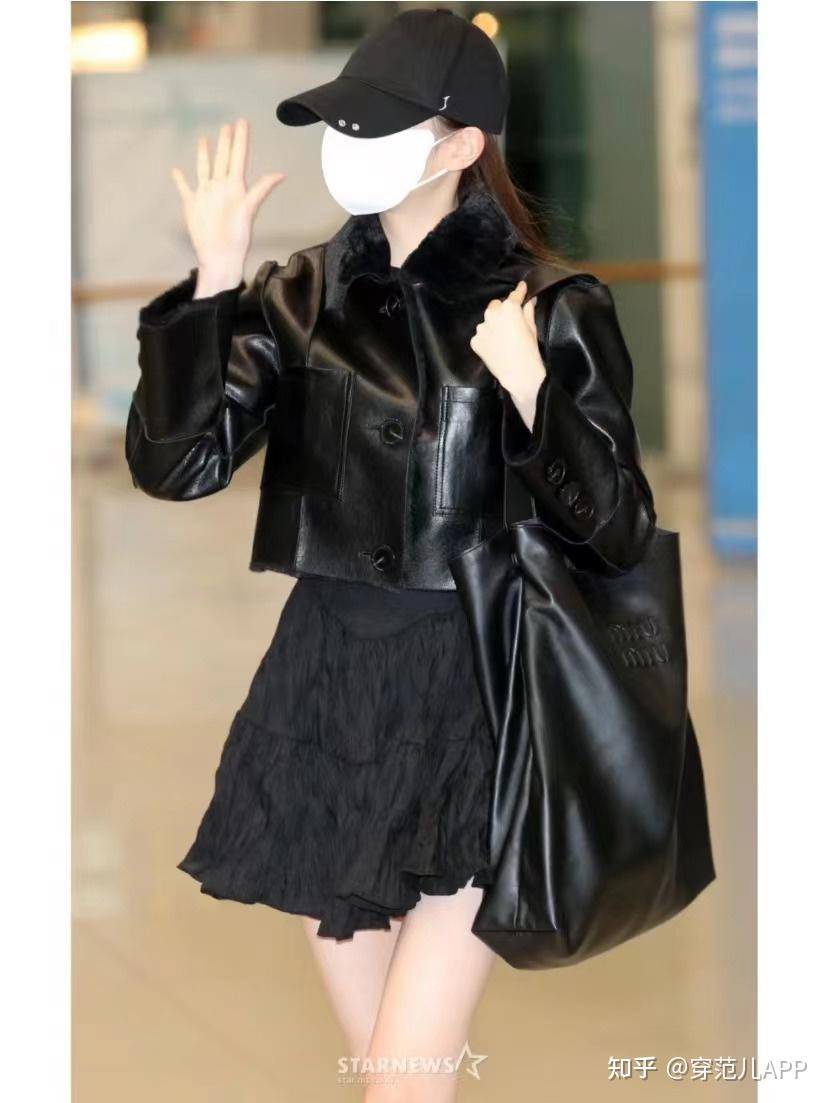 全黑穿搭居然也能甜美！种草张元英miumiu包 - 知乎
