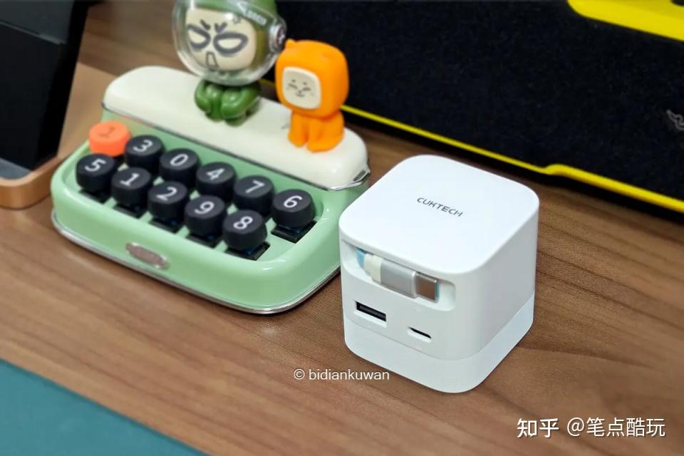 自带伸缩线，不按套路出牌！酷态科CP6电能充67W 2C1A实测 - 知乎