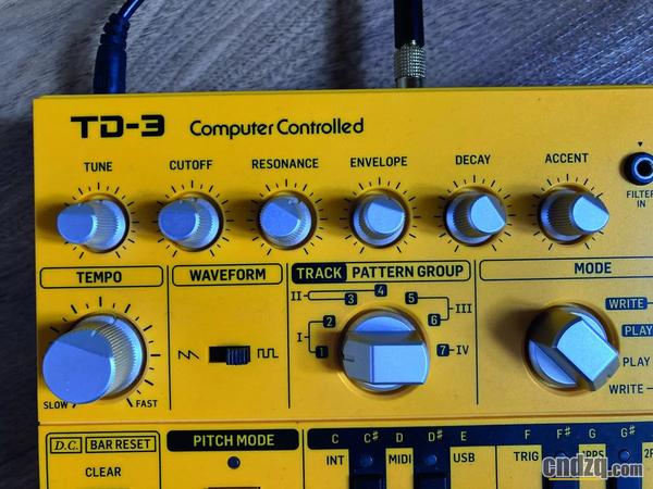 罗兰TB-303（及其克隆品）的制作人指南 - 知乎