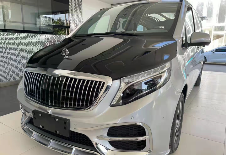 全新上市运动风双拼VS680典藏版商务车，内饰简约不简单 - 知乎