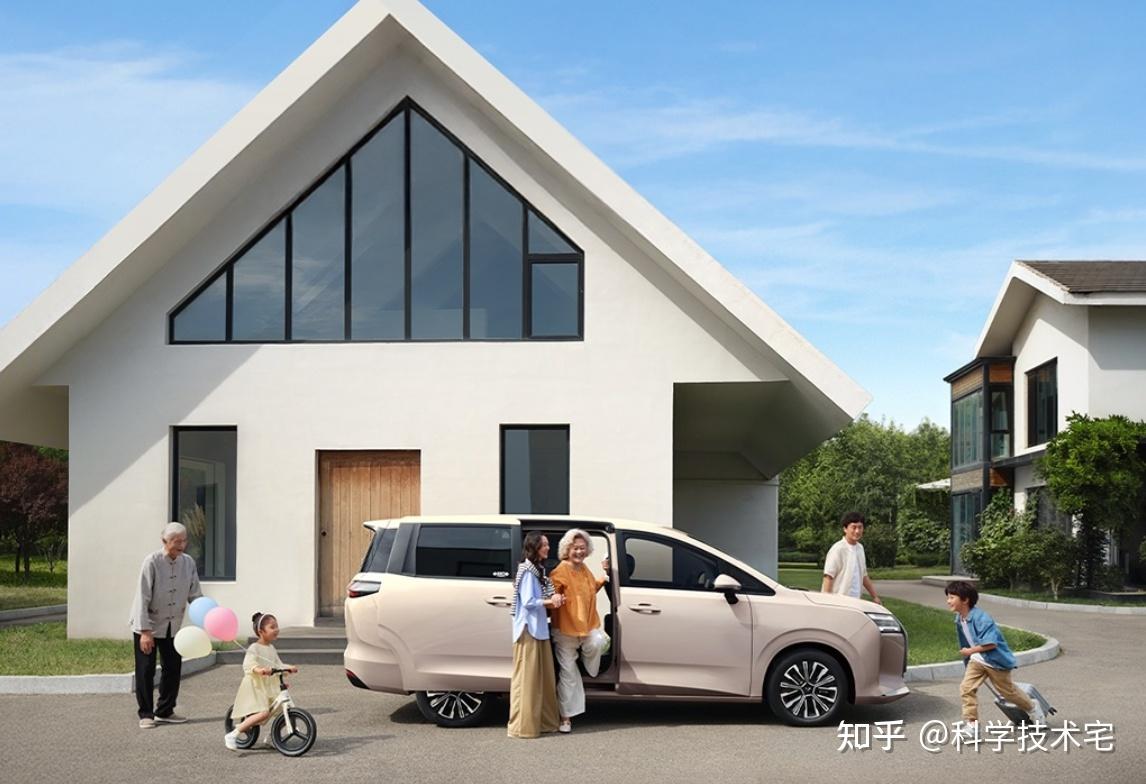 五菱星光 730 大 7 座 MPV 上市，油、混、电全有，你认为其市场前景如何？ - 知乎