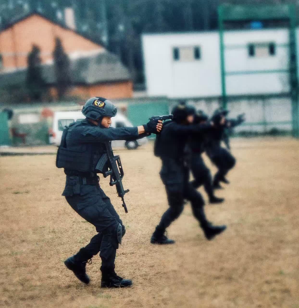 如何评价CAR(Center Axis Relock)射击技术系统？ - 知乎