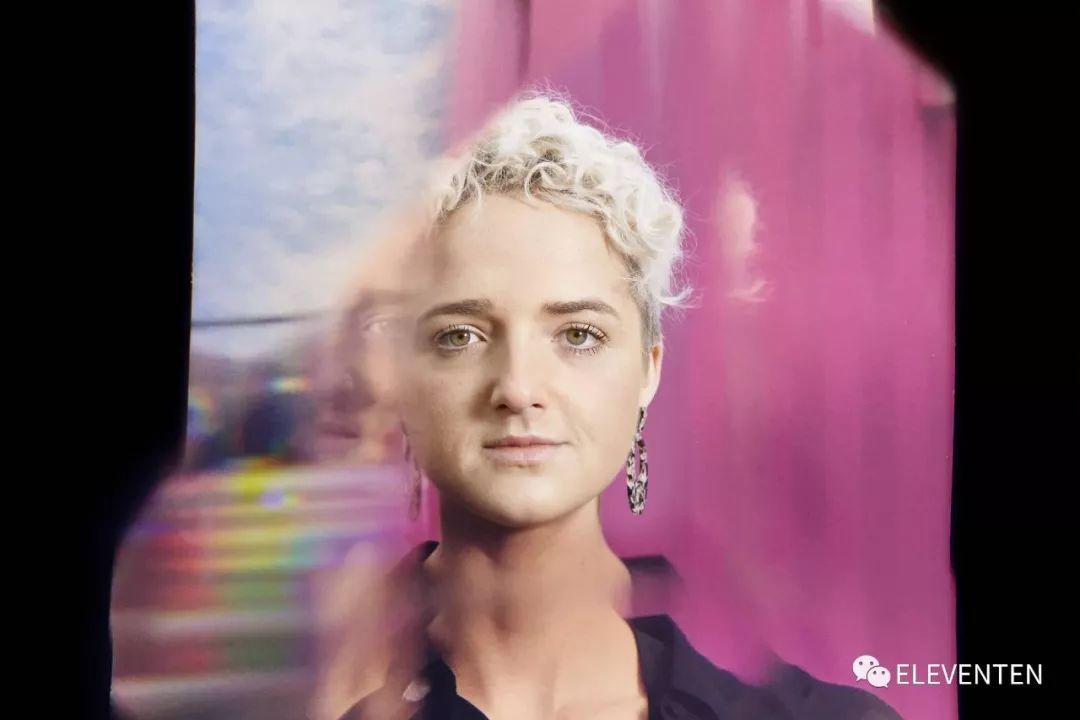 RCA皇艺毕业生Alice Potts，研发食物、汗液、尿液和血液作为材料与服装相结合，太牛了！ - 知乎