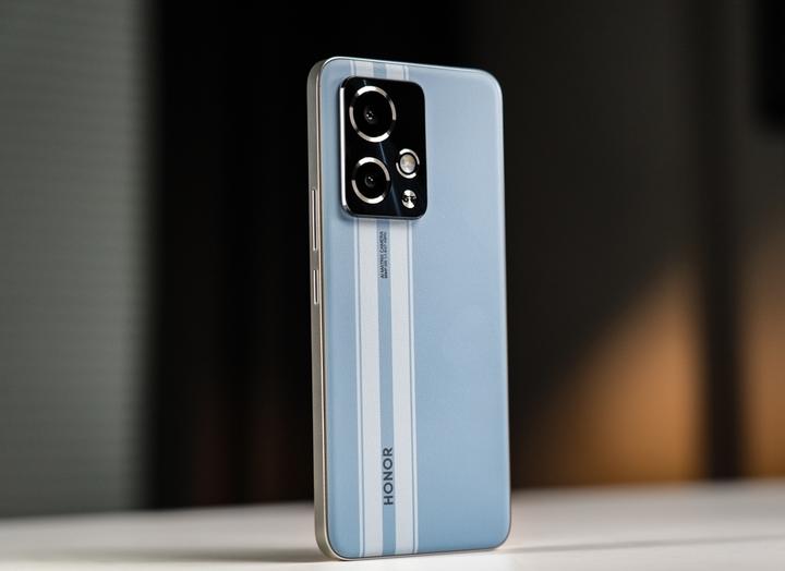 从2699元跌至1688元，12GB+256GB+IMX906，骁龙8Gen2手机更亲民了 - 知乎