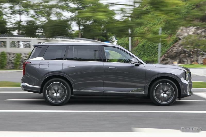 25万解锁可电可油的大家伙 体验传祺ES9龙鳞翼 - 知乎