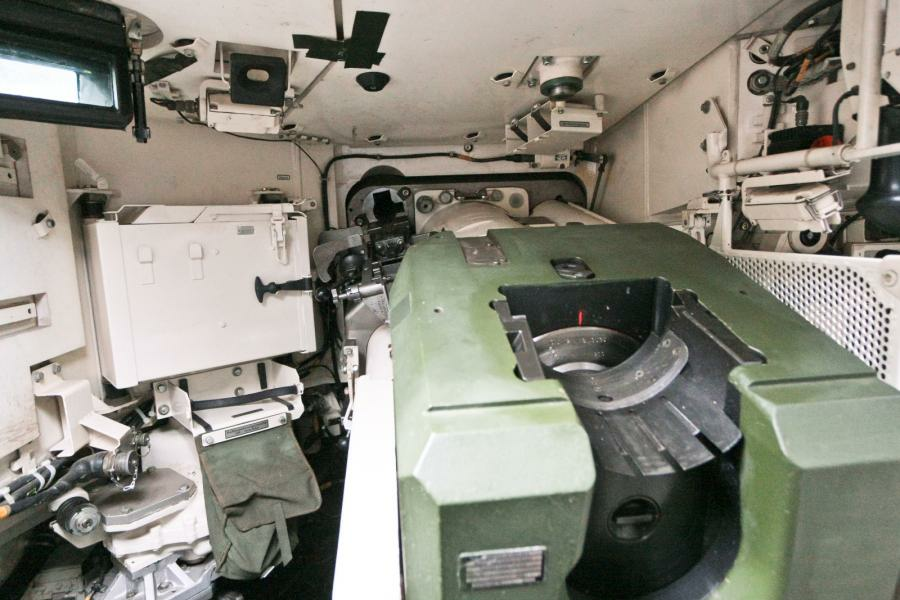 为何豹2坦克在后期型号（L2A5 L2A6 L2A7）中仍旧采用定角装弹？ - 知乎