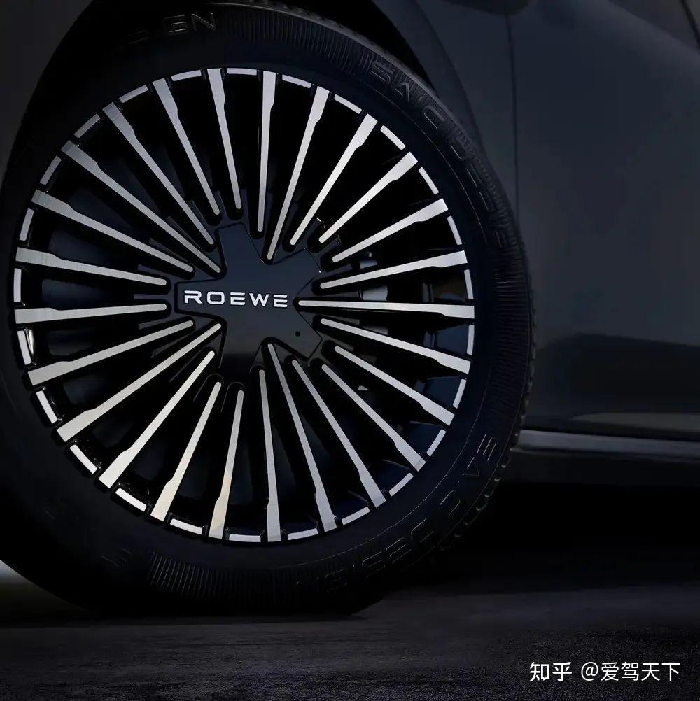 换了前脸的D7？荣威M7 DMH官图发布 - 知乎