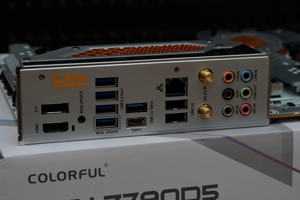 现在配电脑CPU选13600还是12700? - 知乎