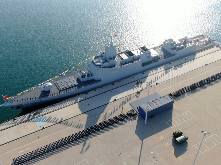 055大驱悬挂俄罗斯国旗！俄海军司令访华参观并上舰参观？网友：终于忍不住要买了？ - 知乎