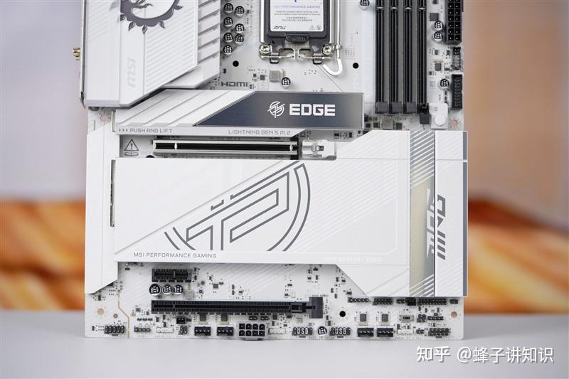 微星MPG Z890 EDGE TI WIFI刀锋钛主板评测：全白高颜值，一键提升10%带宽、降低10%延迟 - 知乎