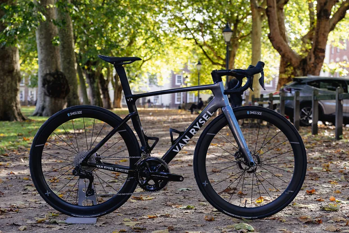 Van Rysel RCR Pro 队版就无可匹敌了？ - 知乎