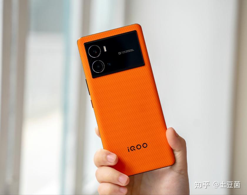 2022年买手机，屏幕体验不容忽视，这4款2K屏手机价格低口碑高