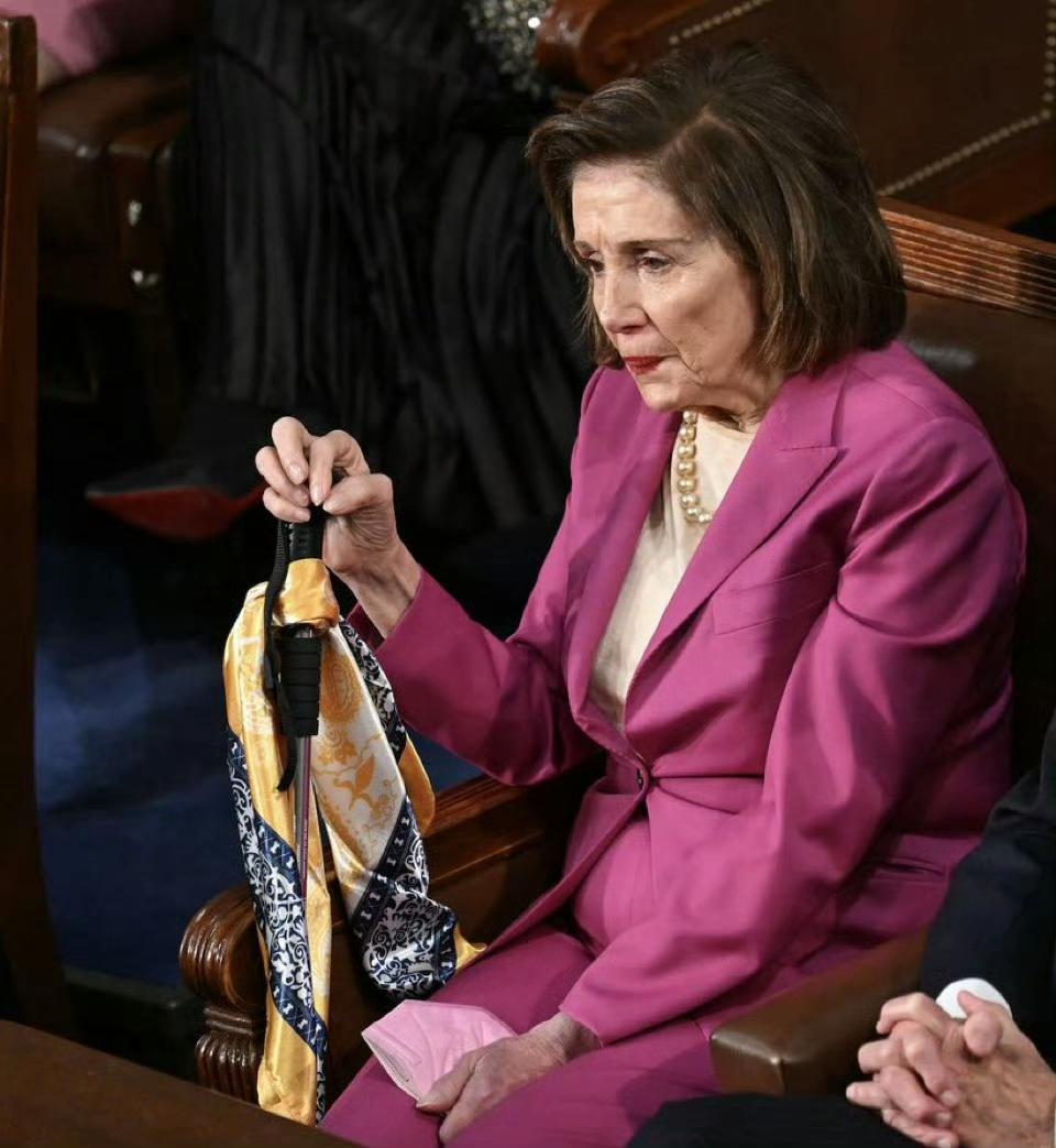 特朗普如此疯狂，为何民主党现在安静如鸡，不奋起反抗，重塑所谓的美国价值观? - 知乎