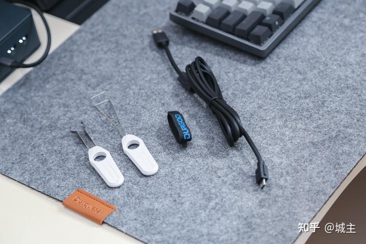 杜伽K320 V2星光版：樱桃MX2A红轴，限定白光，手感一绝 - 知乎