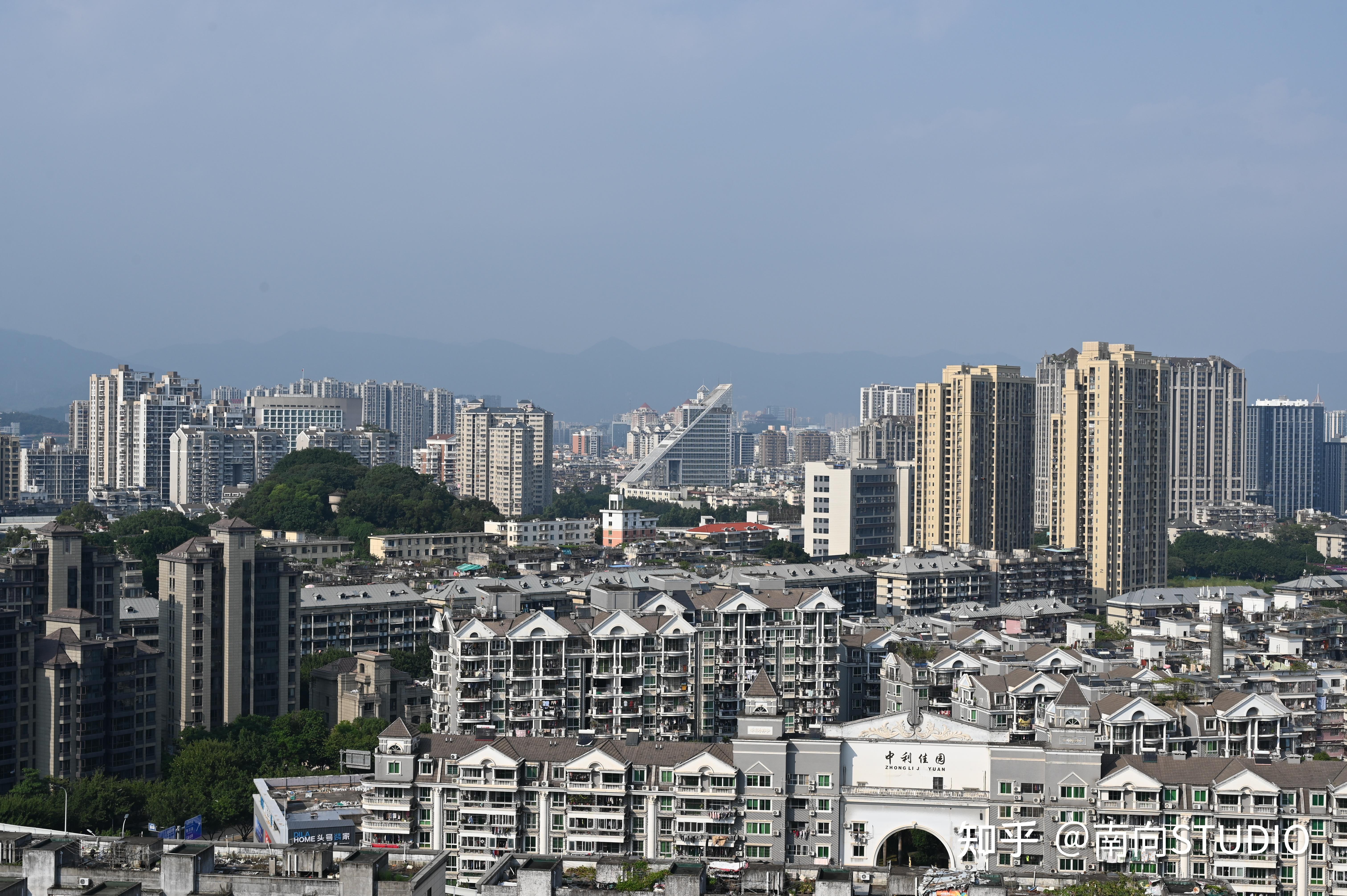 尼康Z口24-120好，还是Z24-200好？ - 知乎