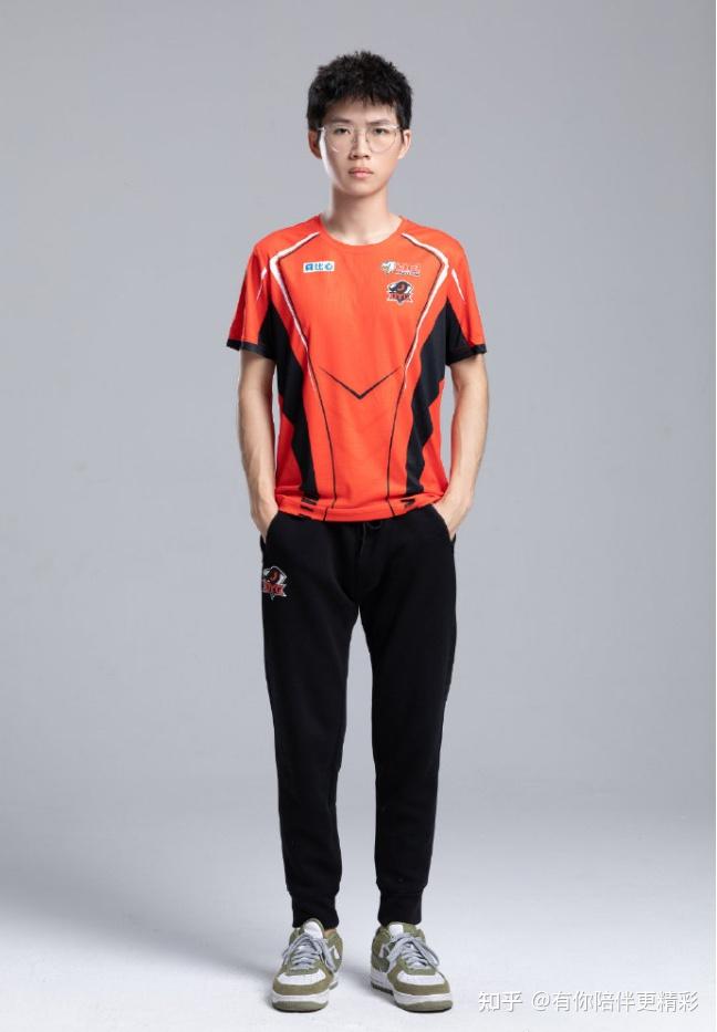 DYG发布公告：久诚，清清，Giao三人确认挂牌 SK教练卸任 - 知乎