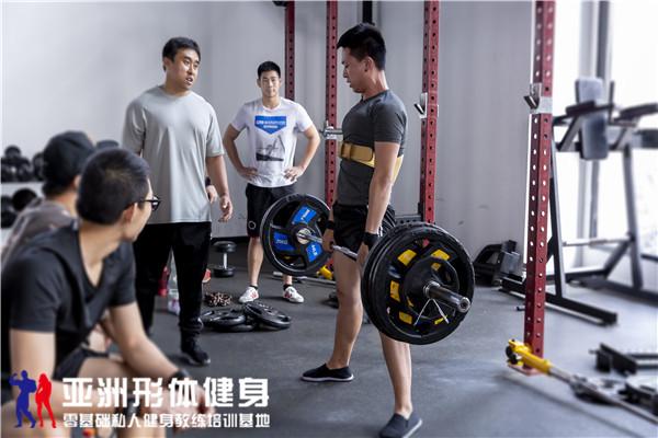 男生学健身教练怎么样 知乎