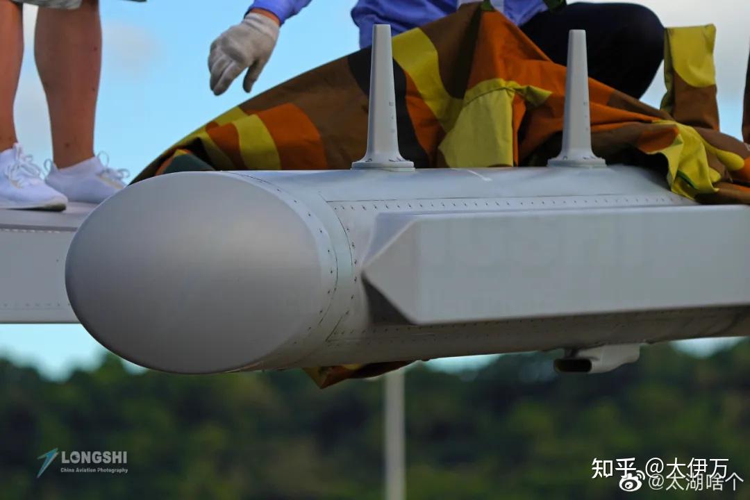 世界唯二！中国空军歼-16D电子战机正式亮相，堪称今年珠海航展首个“意外之喜”！ - 知乎