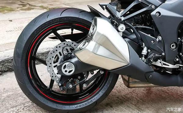 “大蟒蛇”更新实力依然强劲 川崎Z1000新款到港实拍 - 知乎