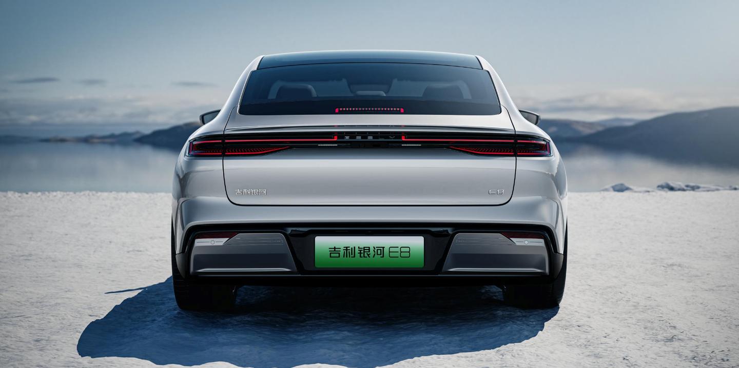 搭载45英寸8K大屏/年内交付 吉利银河E8官图发布 - 知乎