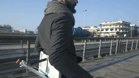 这简直是“社交”轮椅！外骨骼和动力轮椅结合，能站能坐，上下自如 - 知乎