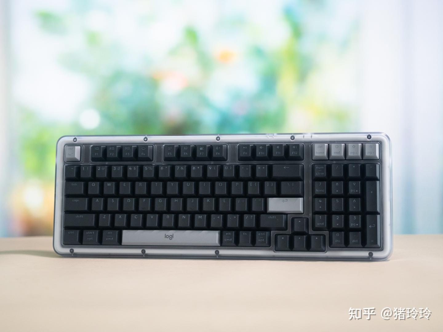 罗技琥珀系列K98M来了！Gasket+热插拔+AI快捷键+双模连接，罗技的机械键盘也跟进客制化啦