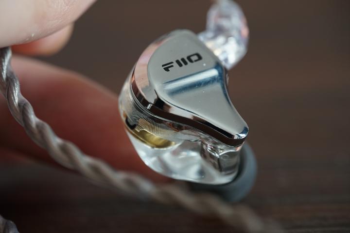 更低价位的一圈四铁新品，飞傲JH5不得了 - 知乎